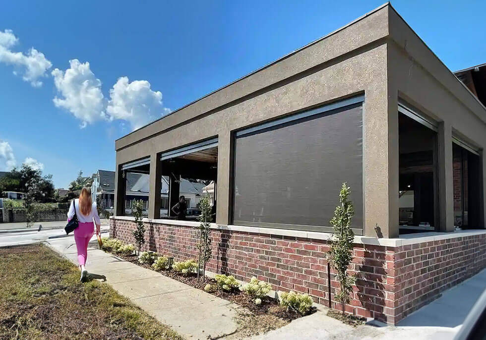 Mirage "Horizon" 4800 Motorized Retractable Screens - Information ...